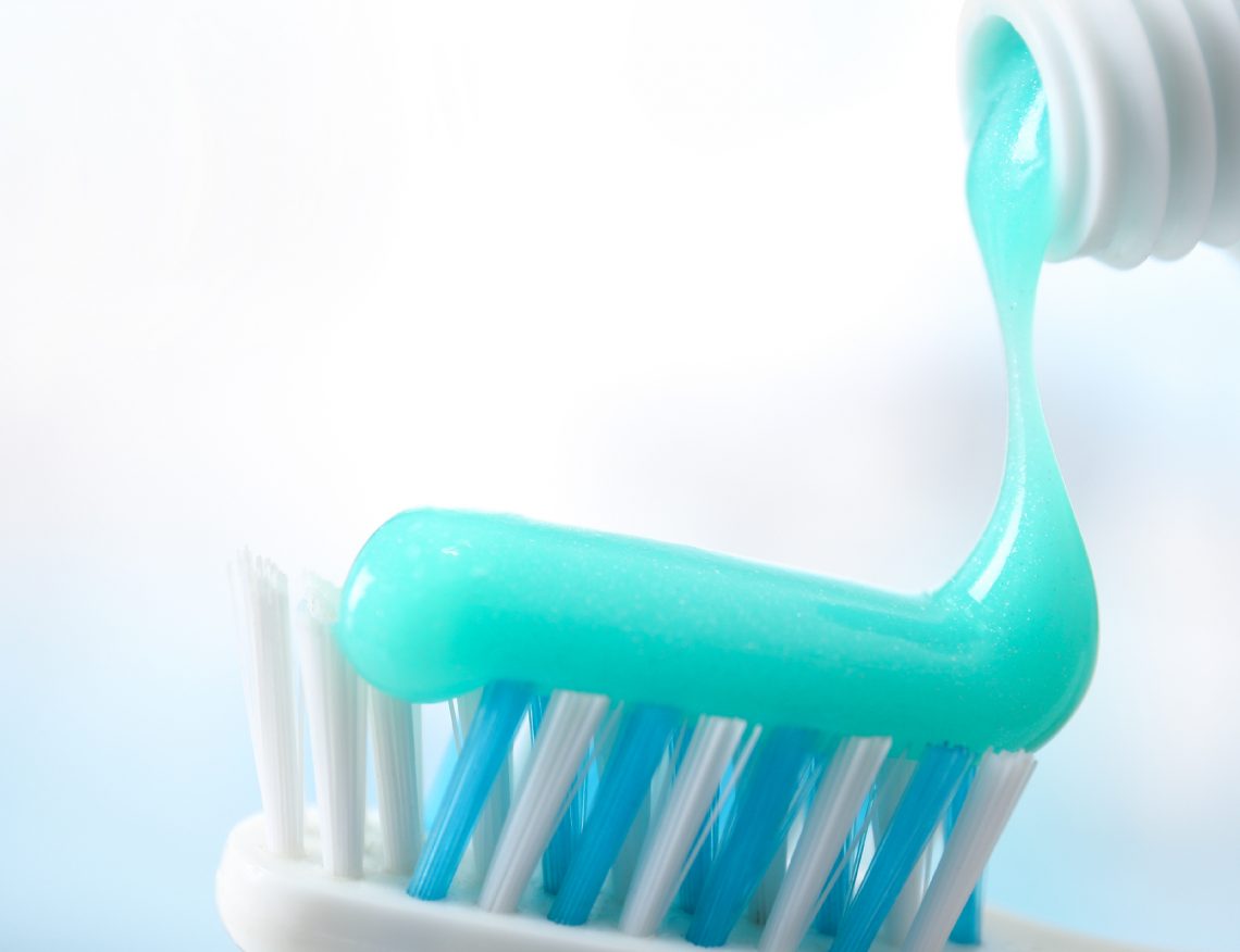 10 diferentes usos de la pasta de dientes | DENTAL HABANA 17